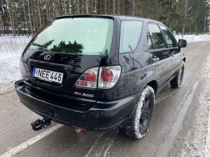 Black Lexus RX 300 2002 in Klaipeda, with an engine capacity of 3.00 L and mileage of 273 thousand km for 3950 €, photo 4 on AUTOMOTO.COM.LV