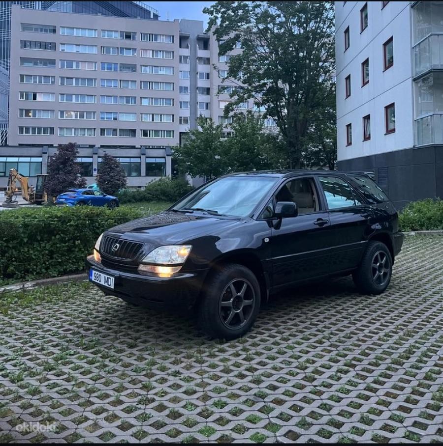 Melns Lexus RX 300 2003 Rapla, ar dzinēja tilpumu 3.00 L un nobraukumu 238 tūkst. km par 4000 €, foto 5 vietnē AUTOMOTO.COM.LV