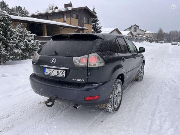 Blue Lexus RX 300 2004 in Vilnius, with an engine capacity of 3.00 L and mileage of 361 thousand km for 3950 €, photo 4 on AUTOMOTO.COM.LV