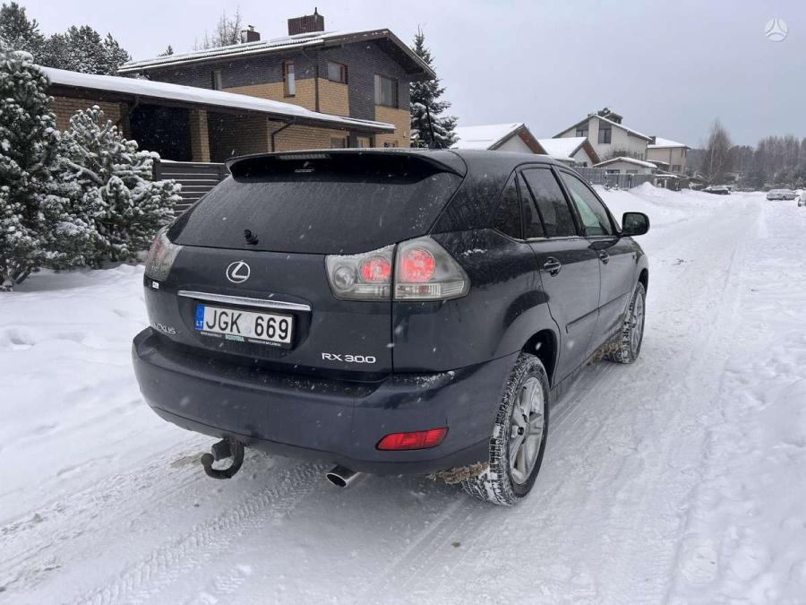 Blue Lexus RX 300 2004 in Vilnius, with an engine capacity of 3.00 L and mileage of 361 thousand km for 3950 €, photo 4 on AUTOMOTO.COM.LV