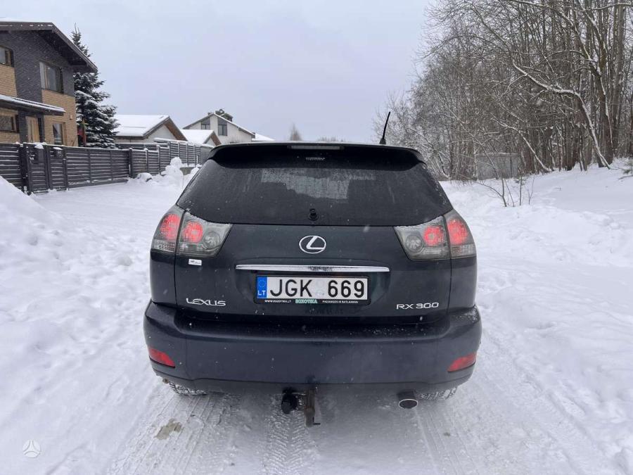 Blue Lexus RX 300 2004 in Vilnius, with an engine capacity of 3.00 L and mileage of 361 thousand km for 3950 €, photo 5 on AUTOMOTO.COM.LV