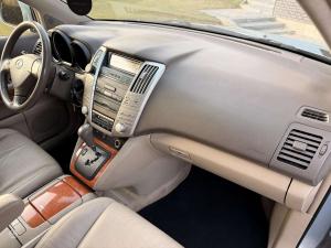 Blue Lexus RX 300 2005 in Vilnius, with an engine capacity of 3.00 L and mileage of 302 thousand km for 5000 €, photo 12 on AUTOMOTO.COM.LV