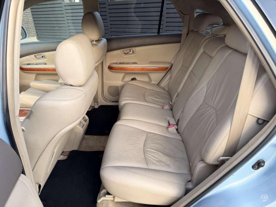 Blue Lexus RX 300 2005 in Vilnius, with an engine capacity of 3.00 L and mileage of 302 thousand km for 5000 €, photo 17 on AUTOMOTO.COM.LV