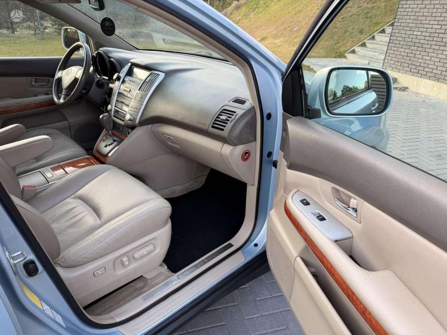 Blue Lexus RX 300 2005 in Vilnius, with an engine capacity of 3.00 L and mileage of 302 thousand km for 5000 €, photo 22 on AUTOMOTO.COM.LV