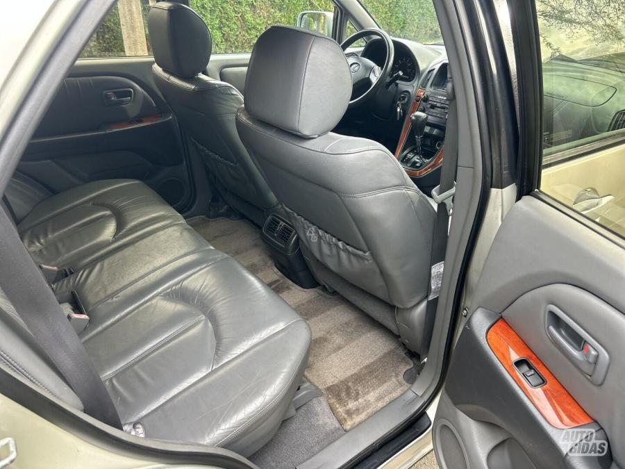 Lexus RX 300 1999 in Vilnius, with an engine capacity of 3.00 L and mileage of 221 thousand km for 3900 €, photo 14 on AUTOMOTO.COM.LV