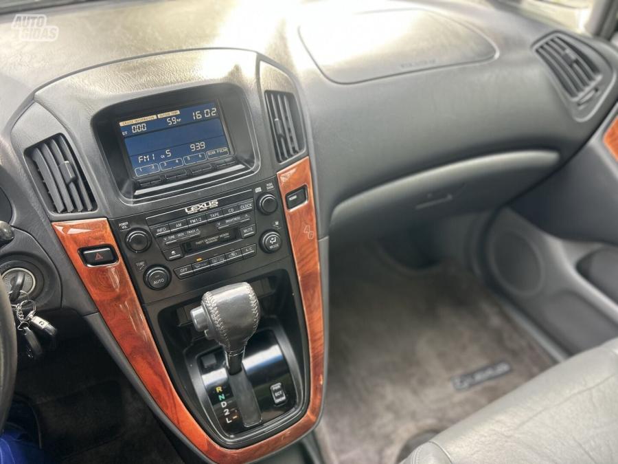 Lexus RX 300 1999 in Vilnius, with an engine capacity of 3.00 L and mileage of 221 thousand km for 3900 €, photo 25 on AUTOMOTO.COM.LV