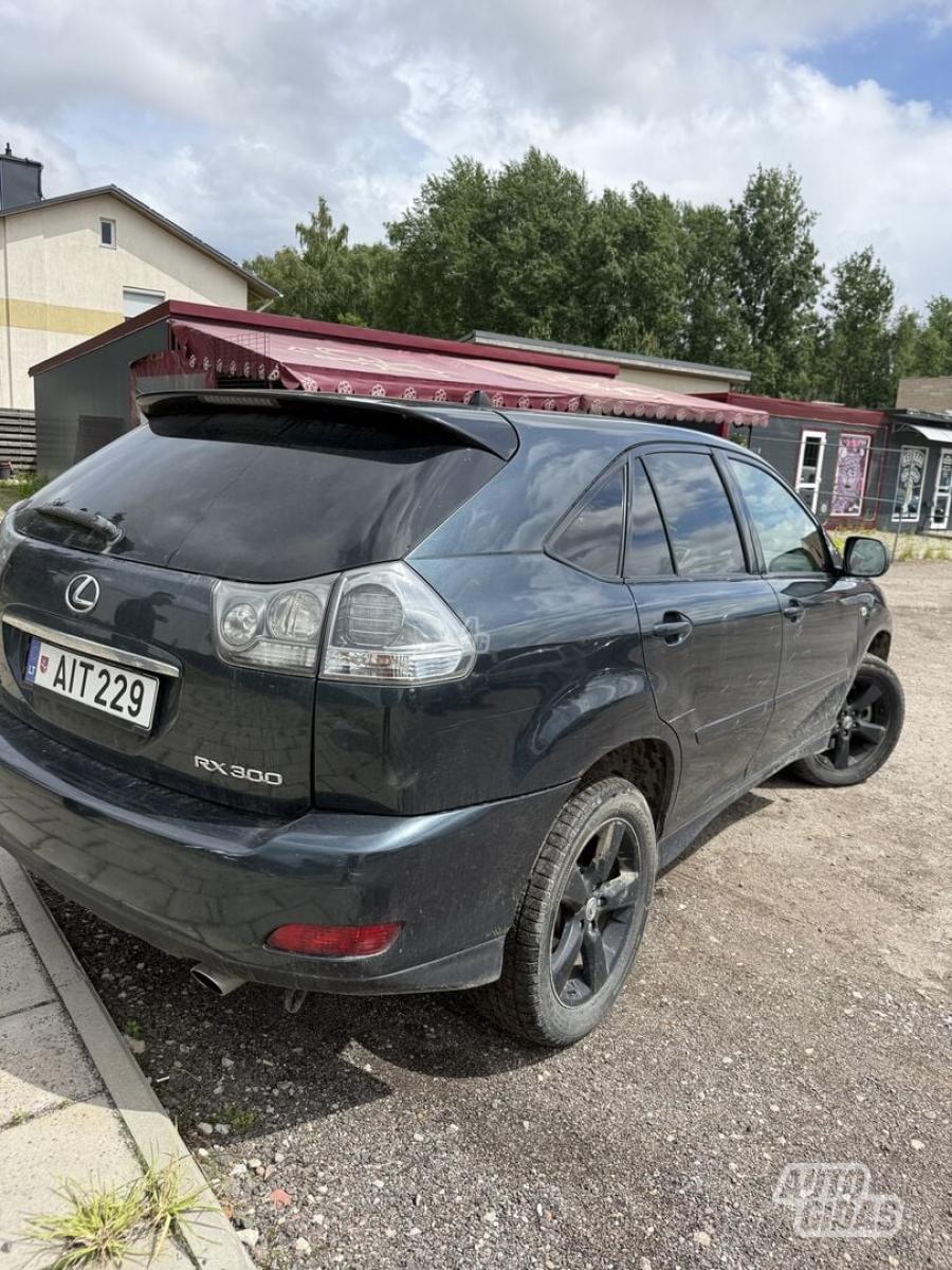 Zaļš Lexus RX 300 2004 Viļņa, ar dzinēja tilpumu 3.00 L un nobraukumu 302 tūkst. km par 2850 €, foto 4 vietnē AUTOMOTO.COM.LV