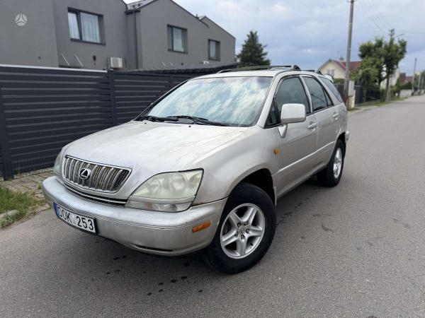 Grey Lexus RX 300 2002 in Kaunas, with an engine capacity of 3.00 L and mileage of 327 thousand km for 2350 €, photo 1 on AUTOMOTO.COM.LV