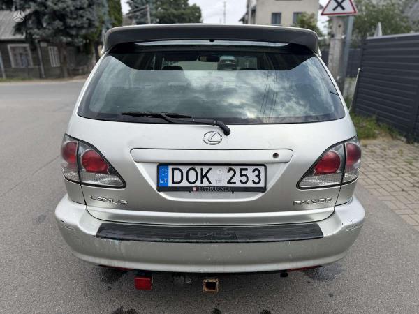 Grey Lexus RX 300 2002 in Kaunas, with an engine capacity of 3.00 L and mileage of 327 thousand km for 2350 €, photo 8 on AUTOMOTO.COM.LV