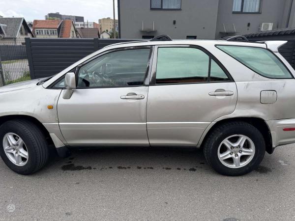 Grey Lexus RX 300 2002 in Kaunas, with an engine capacity of 3.00 L and mileage of 327 thousand km for 2350 €, photo 10 on AUTOMOTO.COM.LV