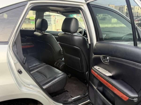 Pelēks Lexus RX 300 2003 Viļņa, ar dzinēja tilpumu 3.00 L un nobraukumu 289 tūkst. km par 3500 €, foto 10 vietnē AUTOMOTO.COM.LV