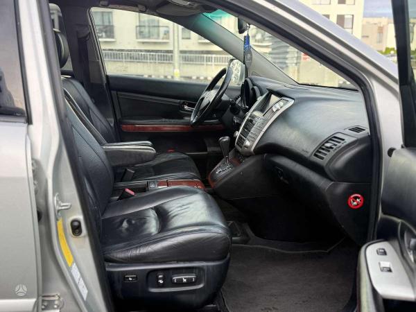 Pelēks Lexus RX 300 2003 Viļņa, ar dzinēja tilpumu 3.00 L un nobraukumu 289 tūkst. km par 3500 €, foto 11 vietnē AUTOMOTO.COM.LV