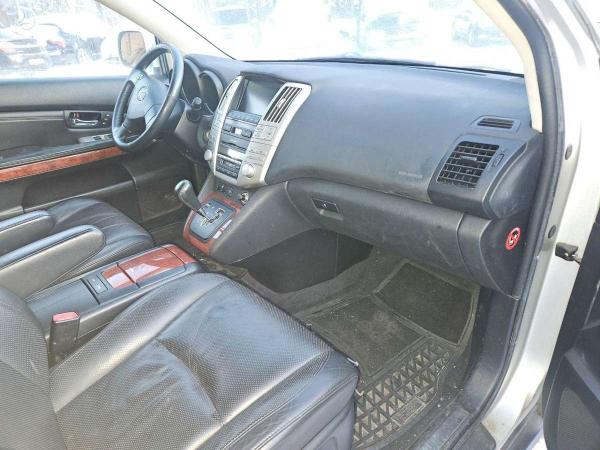 Pelēks Lexus RX 300 2004 Viļņa, ar dzinēja tilpumu 3.00 L un nobraukumu 213 tūkst. km par 2300 €, foto 4 vietnē AUTOMOTO.COM.LV