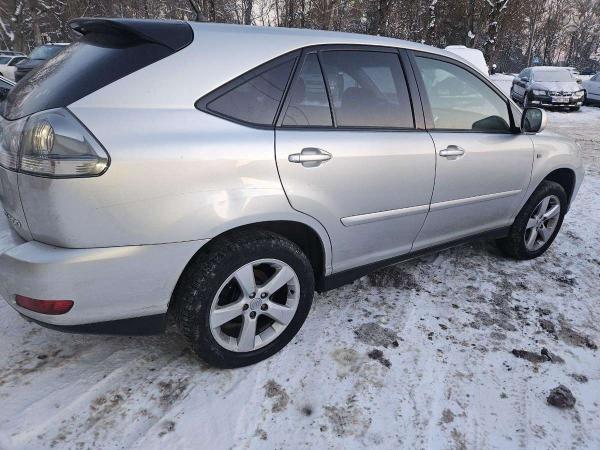 Pelēks Lexus RX 300 2004 Viļņa, ar dzinēja tilpumu 3.00 L un nobraukumu 213 tūkst. km par 2300 €, foto 2 vietnē AUTOMOTO.COM.LV