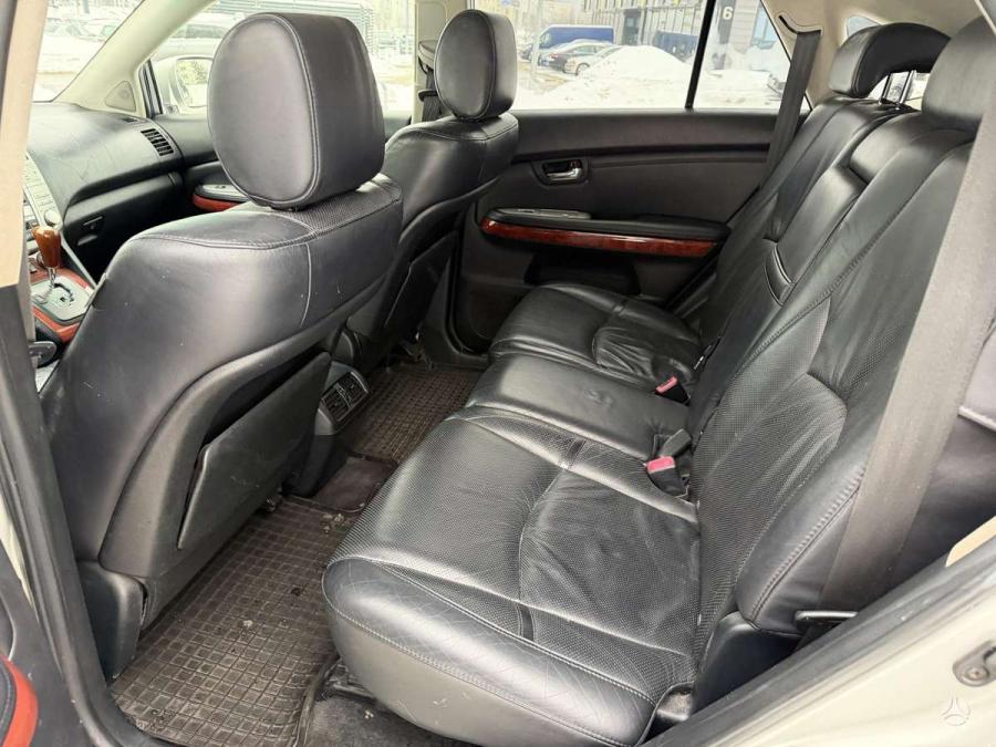 Pelēks Lexus RX 300 2004 Viļņa, ar dzinēja tilpumu 3.00 L un nobraukumu 279 tūkst. km par 3500 €, foto 16 vietnē AUTOMOTO.COM.LV