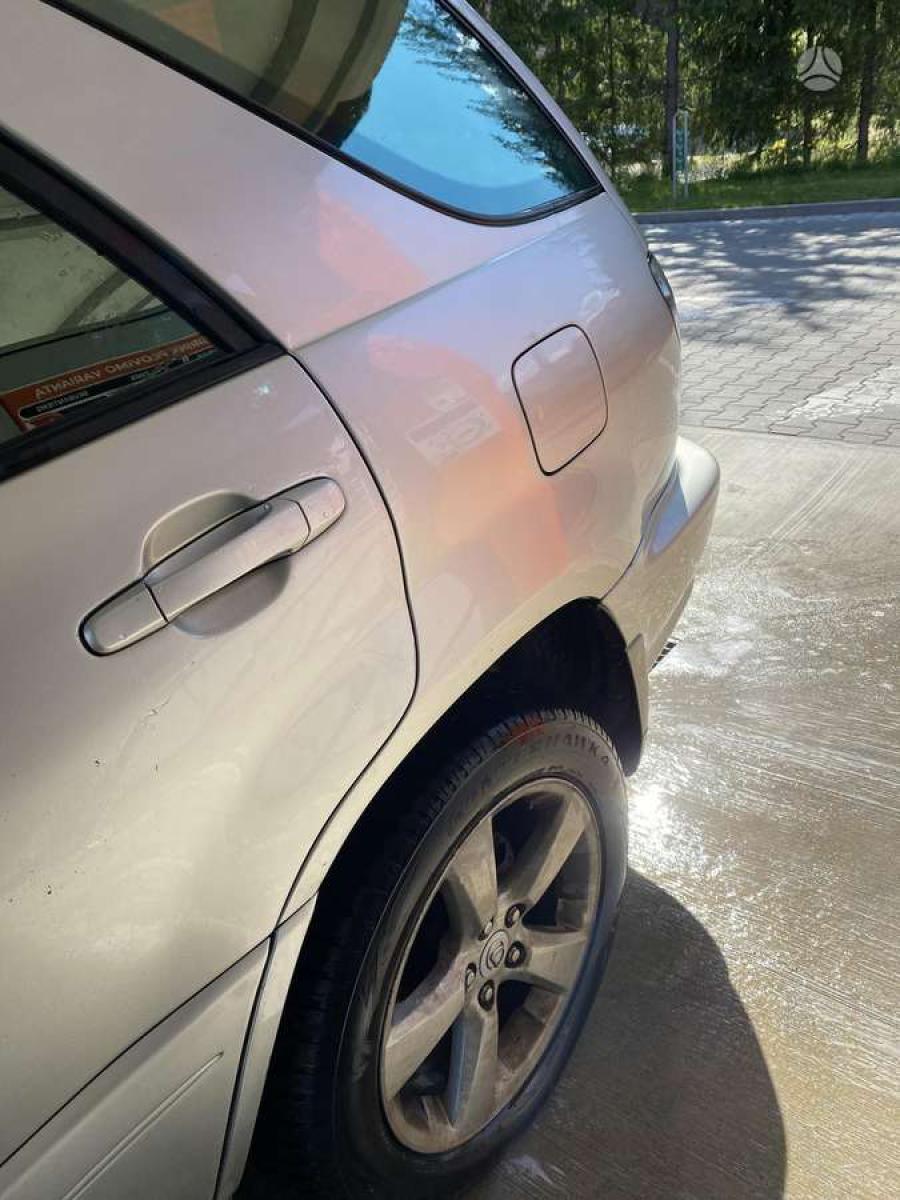 Grey Lexus RX 300 2004 in Vilnius, with an engine capacity of 3.00 L and mileage of 330 thousand km for 1200 €, photo 4 on AUTOMOTO.COM.LV