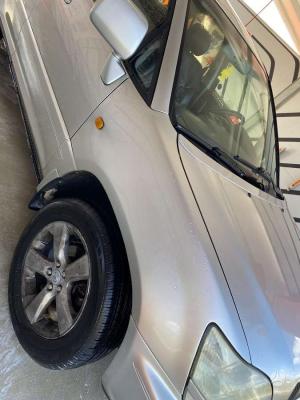 Grey Lexus RX 300 2004 in Vilnius, with an engine capacity of 3.00 L and mileage of 330 thousand km for 1200 €, photo 6 on AUTOMOTO.COM.LV