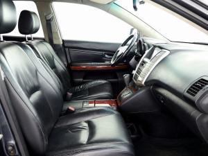 Grey Lexus RX 300 2004 in Tallinn, with an engine capacity of 3.00 L and mileage of 266 thousand km for 3199 €, photo 14 on AUTOMOTO.COM.LV