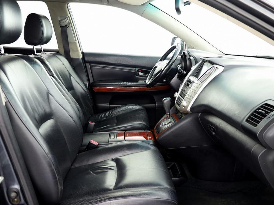 Grey Lexus RX 300 2004 in Tallinn, with an engine capacity of 3.00 L and mileage of 266 thousand km for 3199 €, photo 14 on AUTOMOTO.COM.LV
