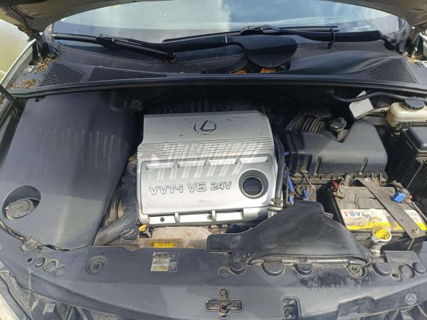 Grey Lexus RX 300 2004 in Siauliai, with an engine capacity of 3.00 L and mileage of 275 thousand km for 3000 €, photo 5 on AUTOMOTO.COM.LV