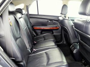 Grey Lexus RX 300 2004 in Tallinn, with an engine capacity of 3.00 L and mileage of 266 thousand km for 2799 €, photo 8 on AUTOMOTO.COM.LV