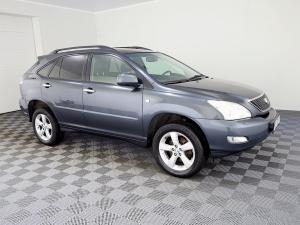 Grey Lexus RX 300 2004 in Tallinn, with an engine capacity of 3.00 L and mileage of 266 thousand km for 2799 €, photo 9 on AUTOMOTO.COM.LV