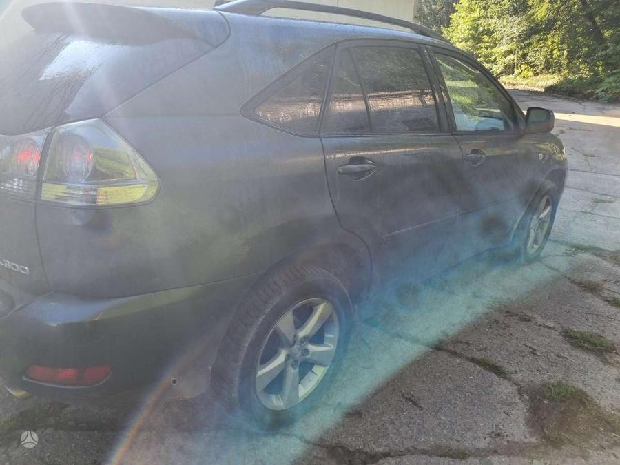 Grey Lexus RX 300 2006 in Kaunas, with an engine capacity of 3.00 L and mileage of 408 thousand km for 2550 €, photo 5 on AUTOMOTO.COM.LV