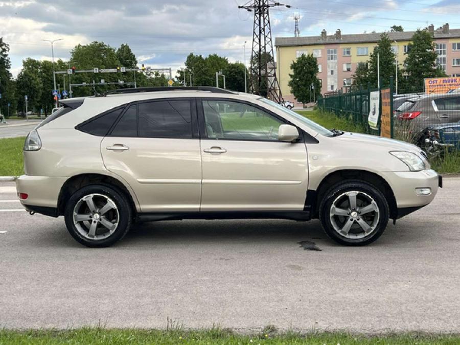 Lexus RX 300 2004 in Narva, with an engine capacity of 3.00 L and mileage of 261 thousand km for 2499 €, photo 6 on AUTOMOTO.COM.LV