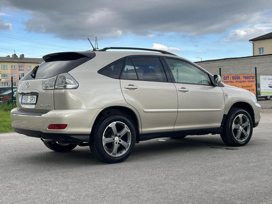 Lexus RX 300 2004 in Narva, with an engine capacity of 3.00 L and mileage of 261 thousand km for 2499 €, photo 8 on AUTOMOTO.COM.LV