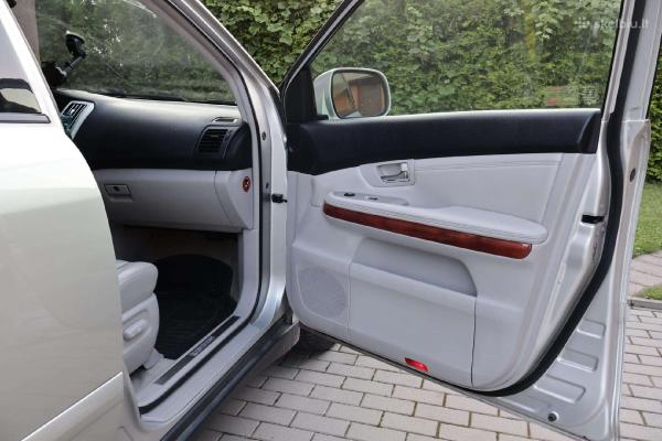 Dzeltens Lexus RX 300 2003 Marijampole, ar dzinēja tilpumu 3.00 L un nobraukumu 185 tūkst. km par 5650 €, foto 8 vietnē AUTOMOTO.COM.LV