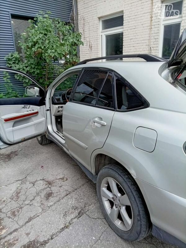 Лексус RX 330 2004 в Каунас на AUTOMOTO.COM.LV Лексус RX 330 2004 в Каунас, объемом двигателя 3.30 л и пробегом 268 тыс. км за 3000 €, фото 3 на AUTOMOTO.COM.LV