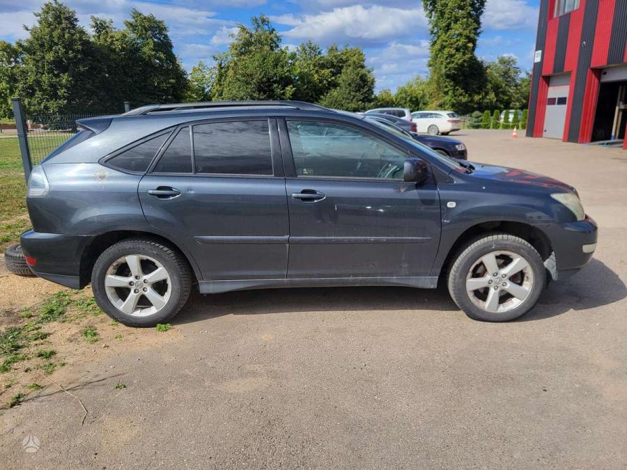 Grey Lexus RX 330 2004 in Kaunas, with an engine capacity of 3.00 L and mileage of 279 thousand km for 2999 €, photo 7 on AUTOMOTO.COM.LV