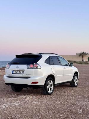 White Lexus RX 330 2005 in Vilnius, with an engine capacity of 3.30 L and mileage of 156 thousand km for 4250 €, photo 3 on AUTOMOTO.COM.LV