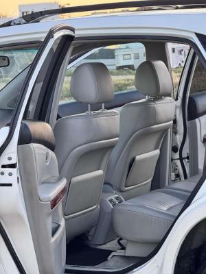 White Lexus RX 330 2005 in Vilnius, with an engine capacity of 3.30 L and mileage of 156 thousand km for 4250 €, photo 16 on AUTOMOTO.COM.LV