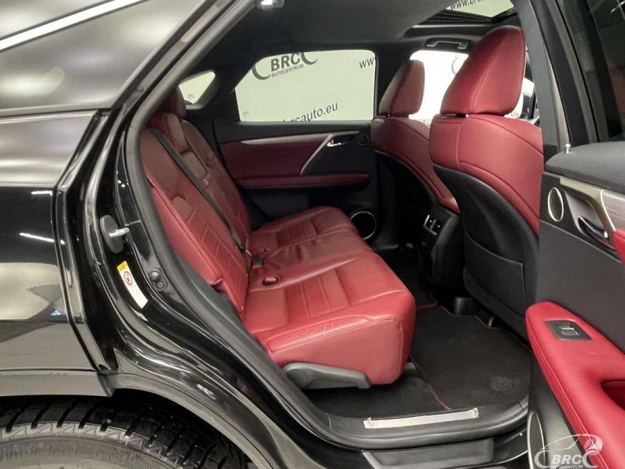 Black Lexus rx-350 2018 in Vilnius, with an engine capacity of 3.46 L and mileage of 70 thousand km for 29500 €, photo 12 on AUTOMOTO.COM.LV