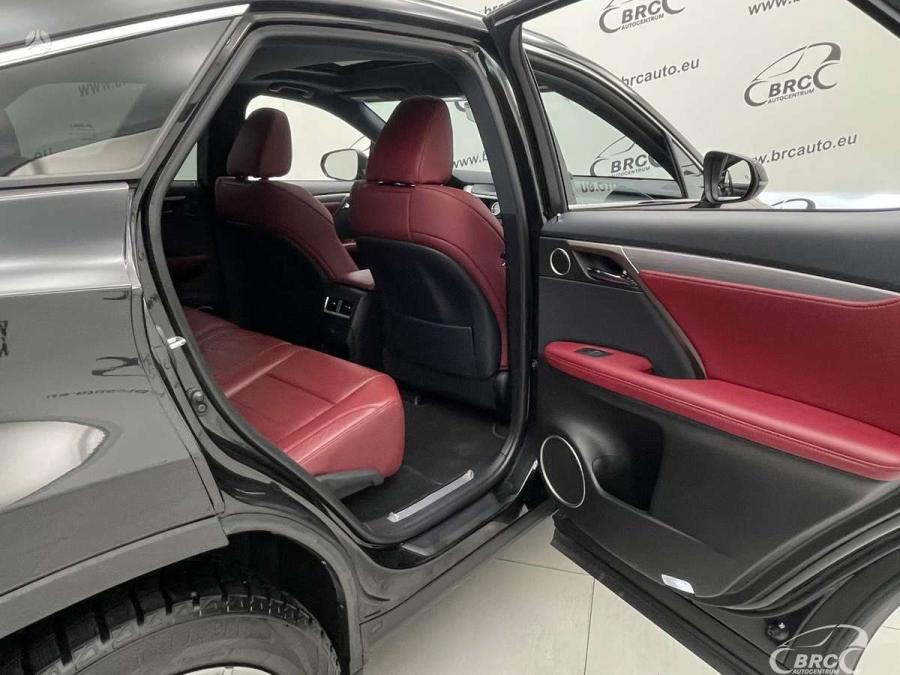Black Lexus rx-350 2018 in Vilnius, with an engine capacity of 3.46 L and mileage of 70 thousand km for 29500 €, photo 15 on AUTOMOTO.COM.LV