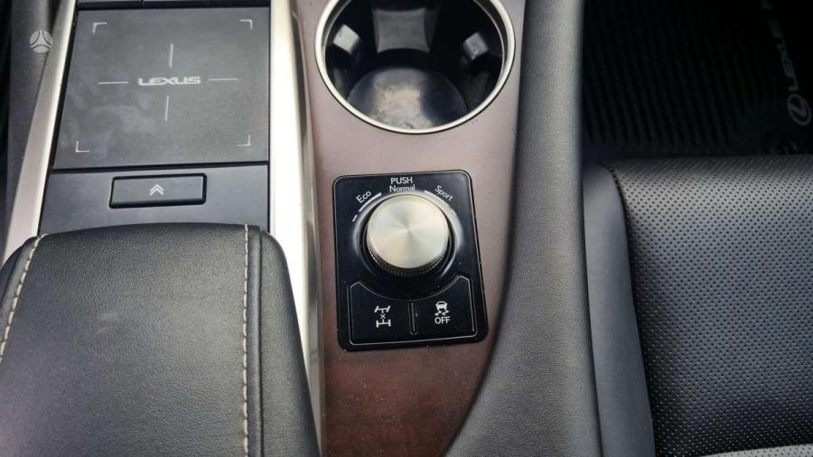 Black Lexus rx-350 2022 in Panevezys, with an engine capacity of 0.00 L and mileage of 47 thousand km for 38900 €, photo 21 on AUTOMOTO.COM.LV