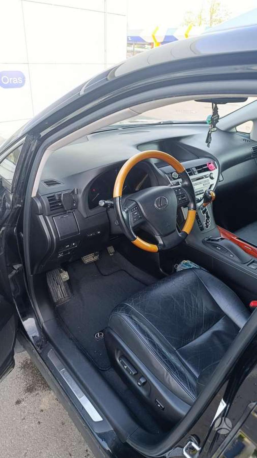 Melns Lexus rx-350 2011 Viļņa, ar dzinēja tilpumu 3.50 L un nobraukumu 223 tūkst. km par 13500 €, foto 17 vietnē AUTOMOTO.COM.LV