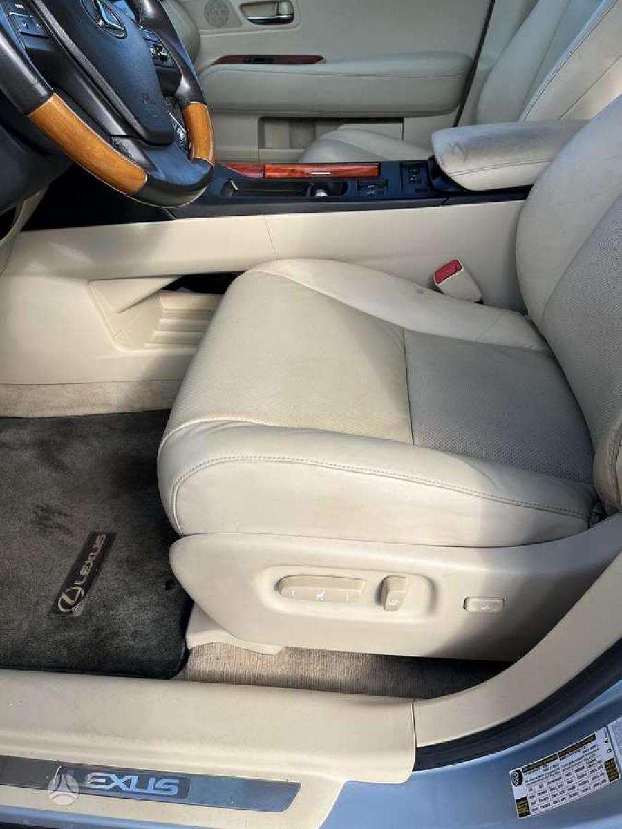 Blue Lexus rx-350 2010 in Panevezys, with an engine capacity of 3.46 L and mileage of 144 thousand km for 8500 €, photo 13 on AUTOMOTO.COM.LV