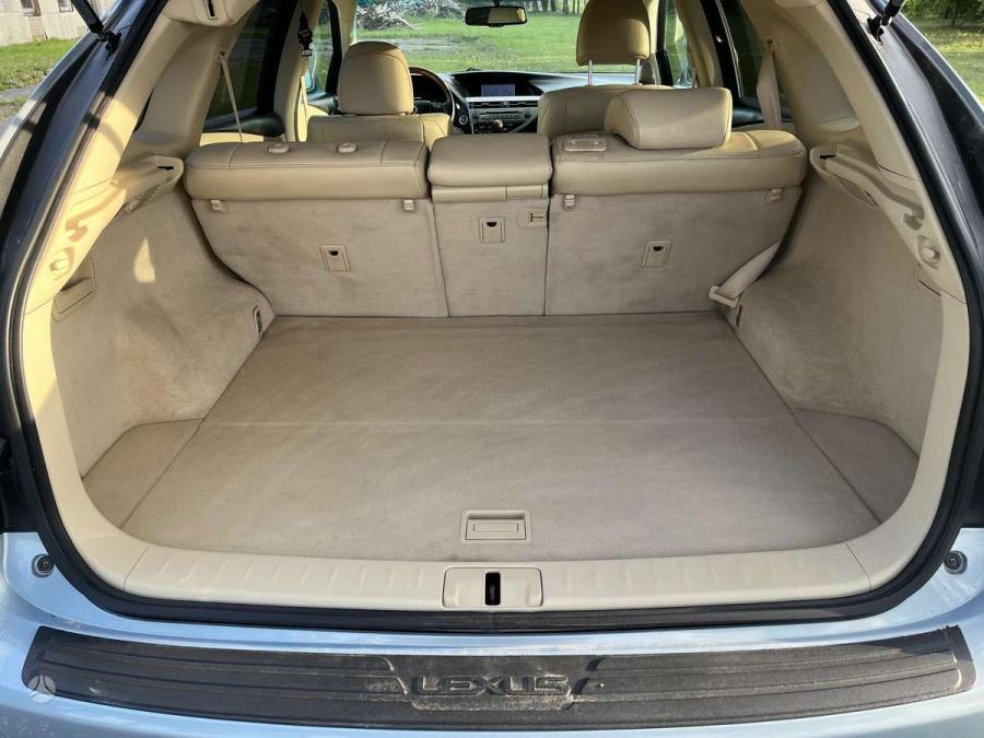 Blue Lexus rx-350 2010 in Panevezys, with an engine capacity of 3.46 L and mileage of 144 thousand km for 8500 €, photo 24 on AUTOMOTO.COM.LV