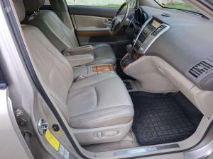Brown Lexus rx-350 2005 in Vilnius, with an engine capacity of 3.30 L and mileage of 231 thousand km for 4100 €, photo 16 on AUTOMOTO.COM.LV