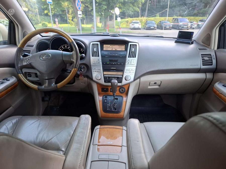 Brown Lexus rx-350 2005 in Vilnius, with an engine capacity of 3.30 L and mileage of 231 thousand km for 4100 €, photo 17 on AUTOMOTO.COM.LV