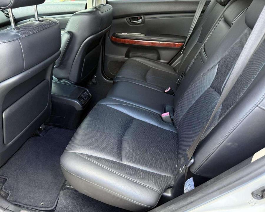 Lexus rx-350 2007 Viļņa, ar dzinēja tilpumu 3.46 L un nobraukumu 175 tūkst. km par 8999 €, foto 19 vietnē AUTOMOTO.COM.LV