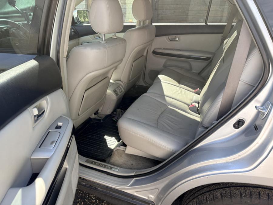 Lexus rx-350 2010 Tallina, ar dzinēja tilpumu 3.50 L un nobraukumu 319 tūkst. km par 4900 €, foto 8 vietnē AUTOMOTO.COM.LV
