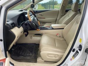 Lexus rx-350 2011 in Siauliai, with an engine capacity of 3.50 L and mileage of 260 thousand km for 4500 €, photo 7 on AUTOMOTO.COM.LV