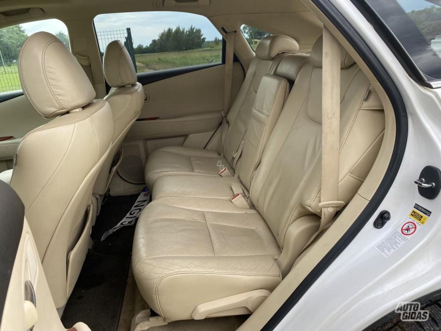 Lexus rx-350 2011 in Siauliai, with an engine capacity of 3.50 L and mileage of 260 thousand km for 4500 €, photo 8 on AUTOMOTO.COM.LV