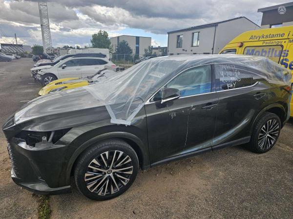 Green Lexus rx-350 2024 in Kaunas, with an engine capacity of 2.39 L and mileage of 33 thousand km for 28435 €, photo 3 on AUTOMOTO.COM.LV