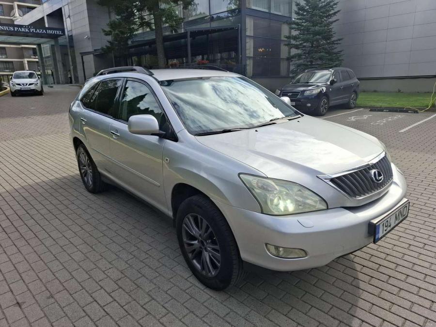 Pelēks Lexus rx-350 2010 Viļņa, ar dzinēja tilpumu 3.30 L un nobraukumu 309 tūkst. km par 4700 €, foto 4 vietnē AUTOMOTO.COM.LV