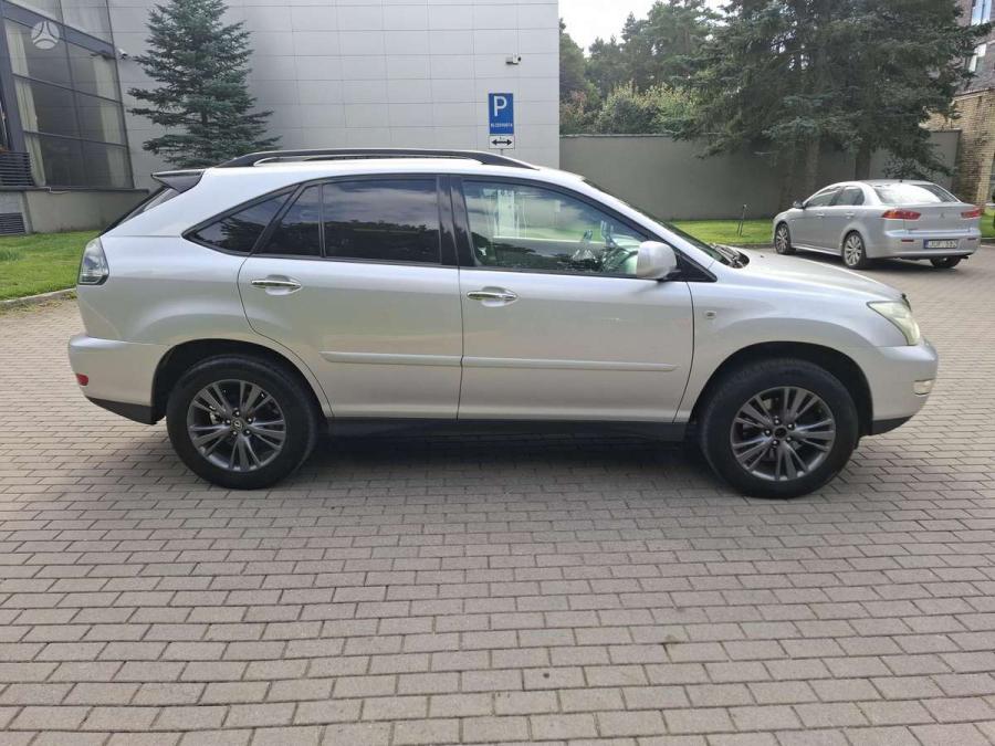 Pelēks Lexus rx-350 2010 Viļņa, ar dzinēja tilpumu 3.30 L un nobraukumu 309 tūkst. km par 4700 €, foto 5 vietnē AUTOMOTO.COM.LV