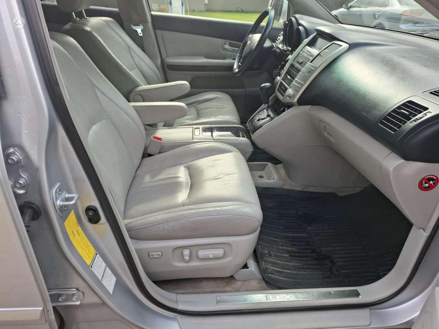 Pelēks Lexus rx-350 2010 Viļņa, ar dzinēja tilpumu 3.30 L un nobraukumu 309 tūkst. km par 4700 €, foto 13 vietnē AUTOMOTO.COM.LV